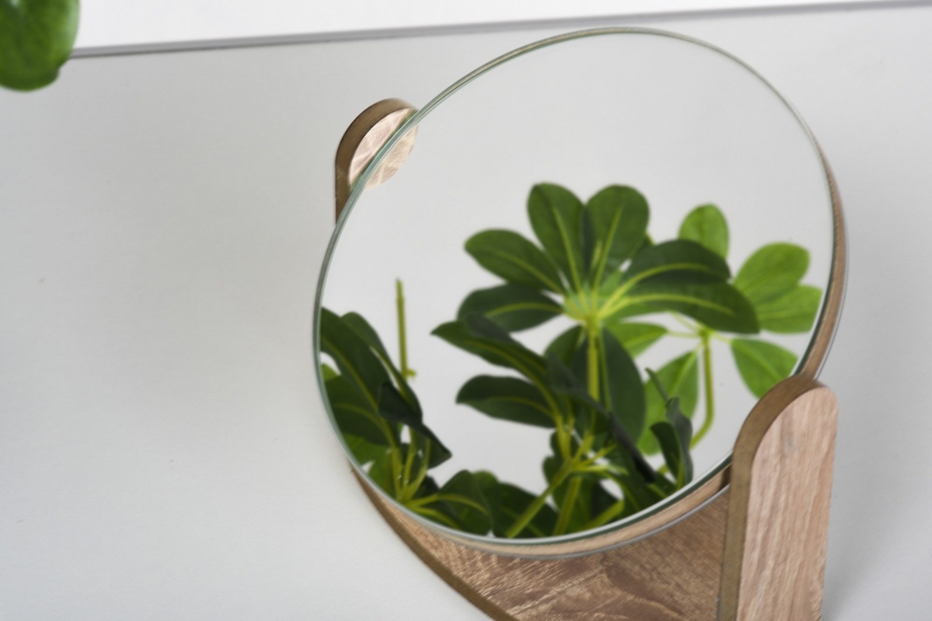 OTTO ZOOM 10X YUVARLAK AYNA, 18 CM FİYATI - Vivense