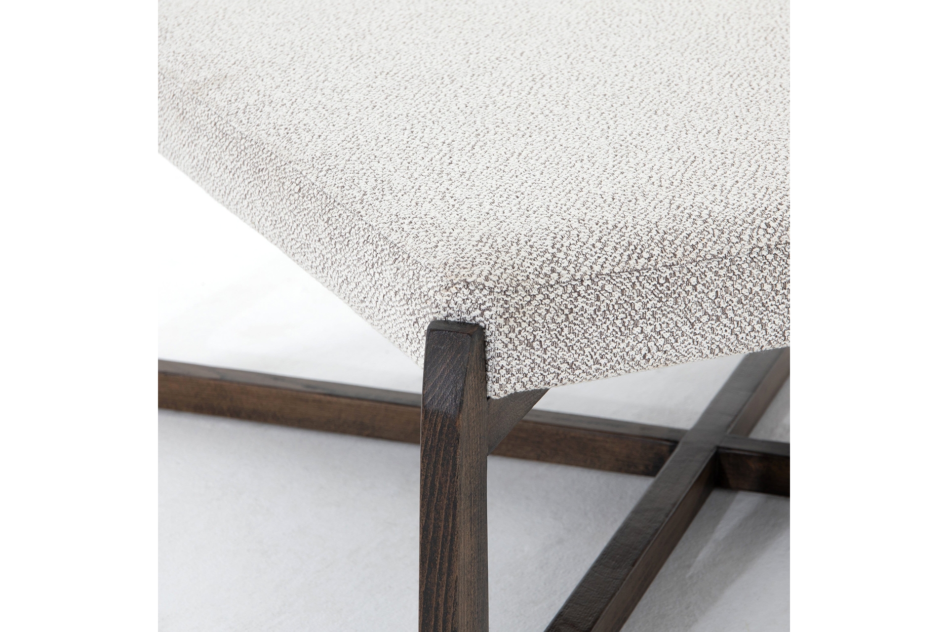 HANDS BENCH, KARE FİYATI - Vivense