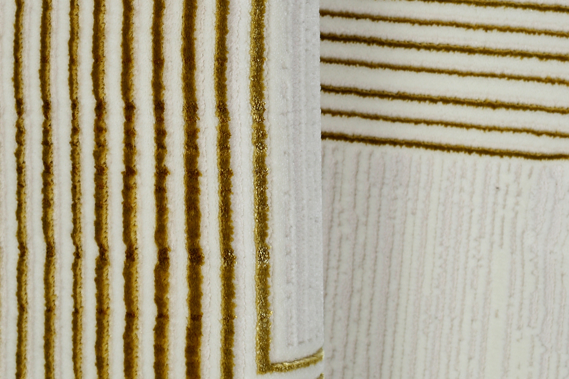 ARZA SERİSİ KLASİK DOKUMA HALI AZRA4739, KREM GOLD FİYATI - Vivense