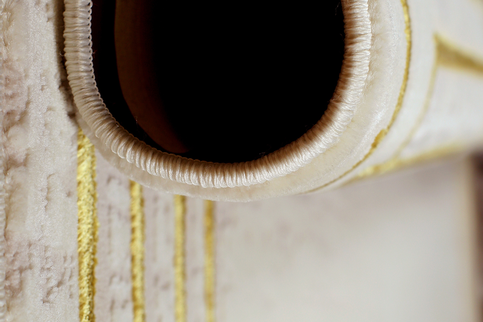 ARZA SERİSİ KLASİK DOKUMA HALI AZRA4733, KREM GOLD FİYATI - Vivense