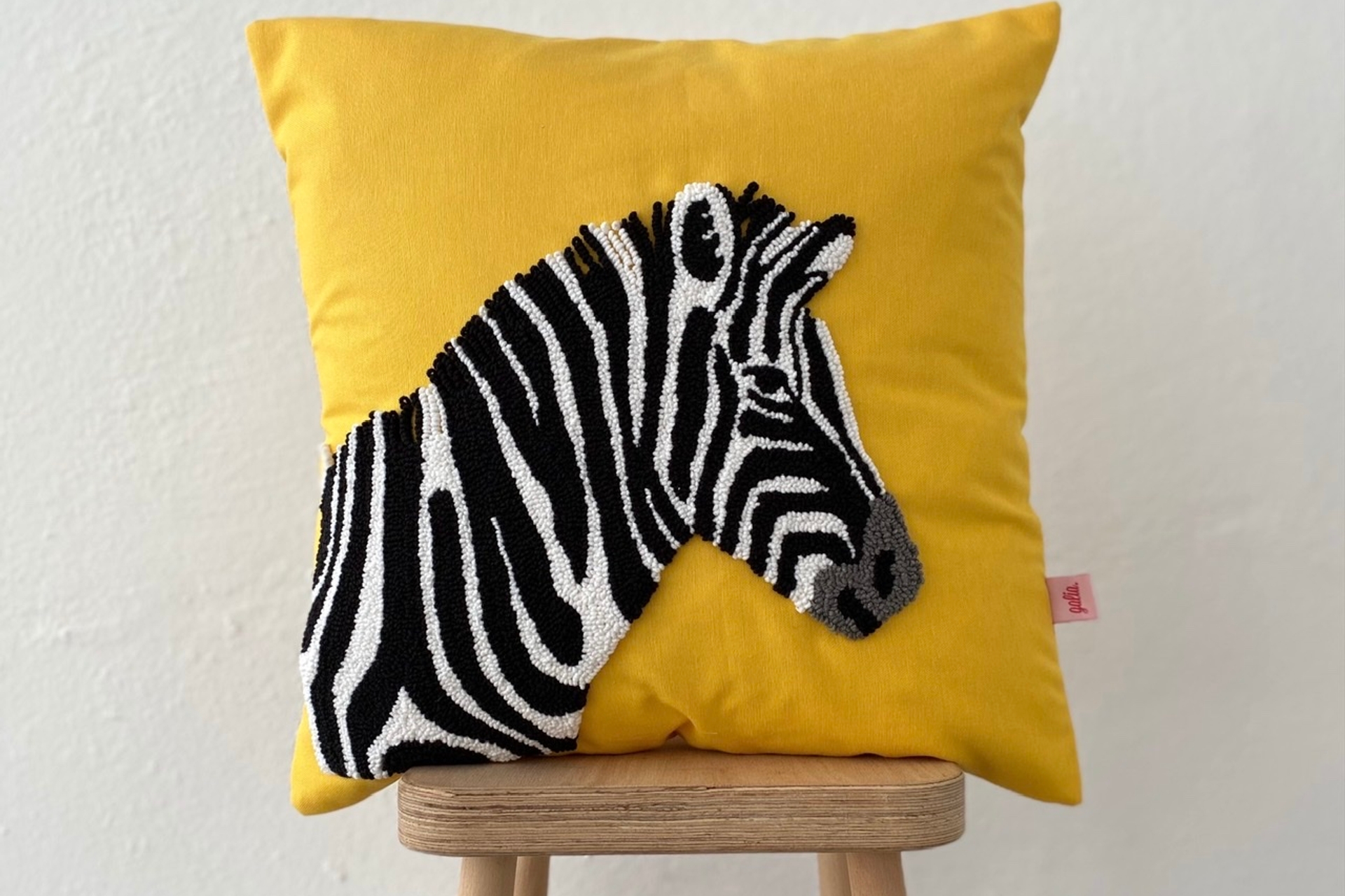 GALİA TASARIM ZEBRA PUNCH KIRLENT YASTIK KILIFI, SARI