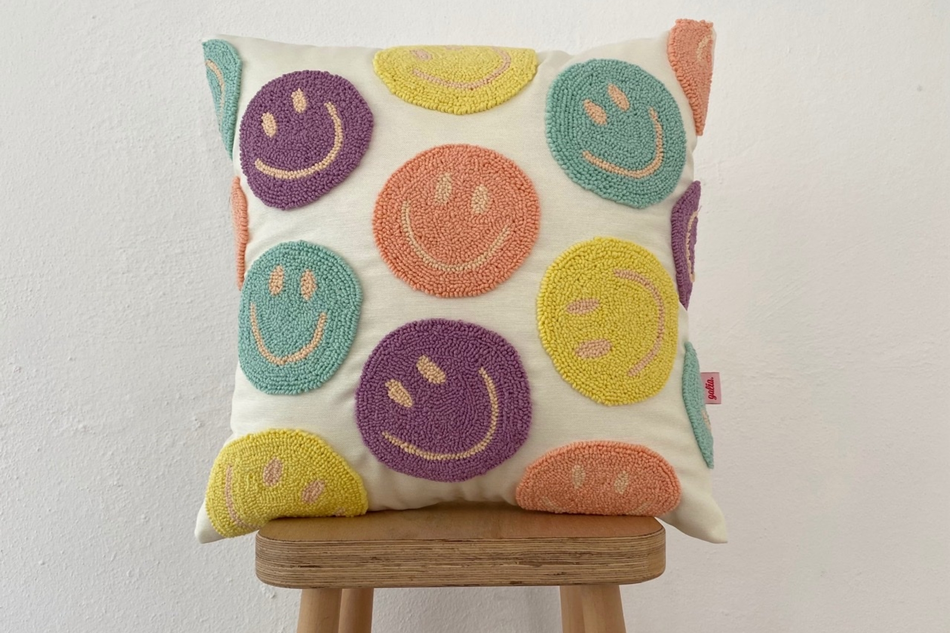 GALİA TASARIM PASTEL SMILE PUNCH KIRLENT İÇ DOLGULU FİYATI - Vivense