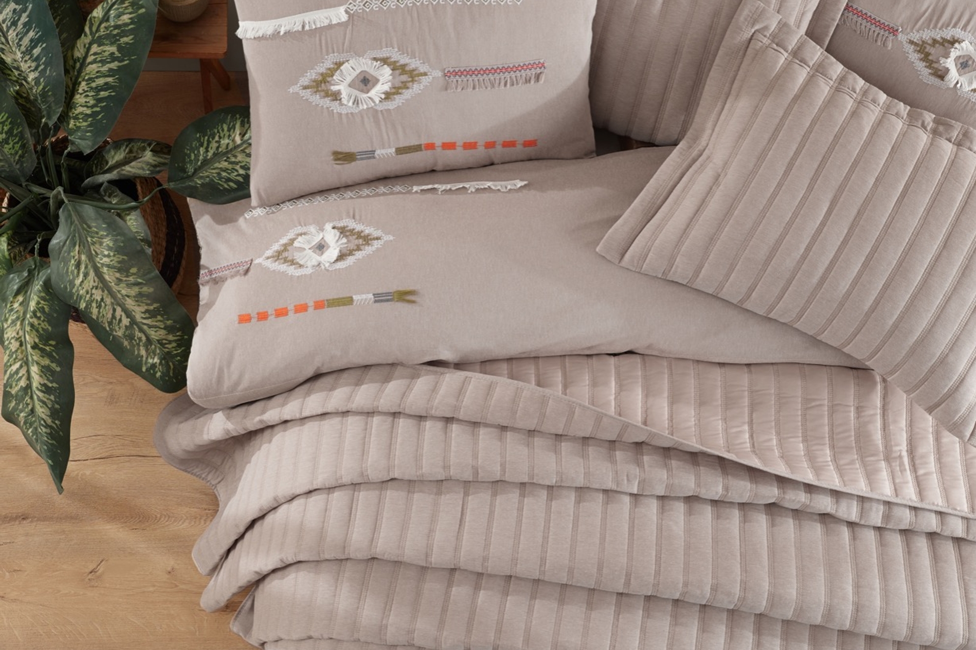 COSSY BED YATAK ÖRTÜSÜ, BEJ FİYATI - Vivense