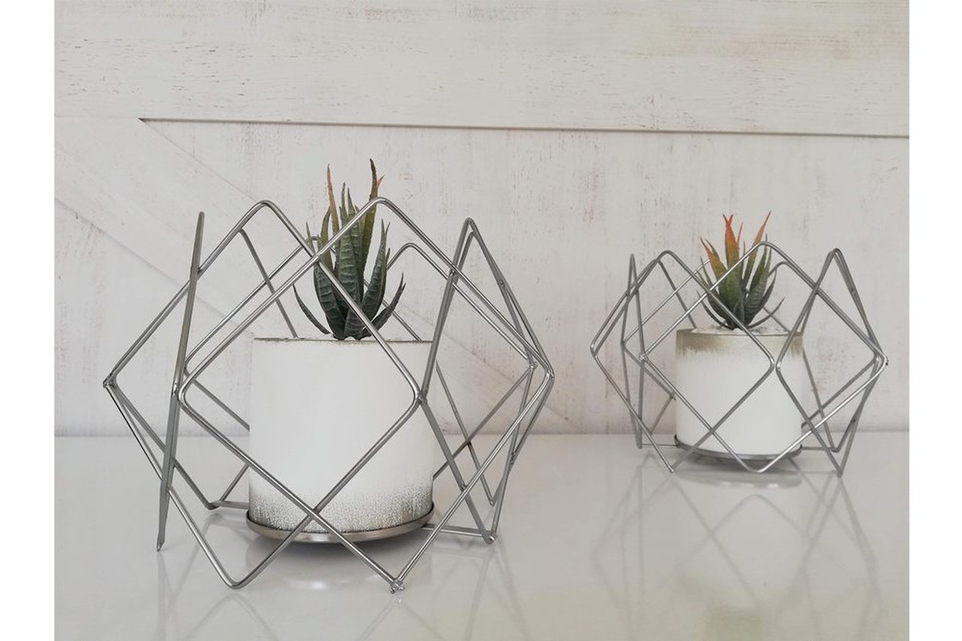 LİV STİL CAGE İKİLİ METAL AKSESUARLI YAPAY ÇİÇEKLİ BETON SAKSI SETİ ...