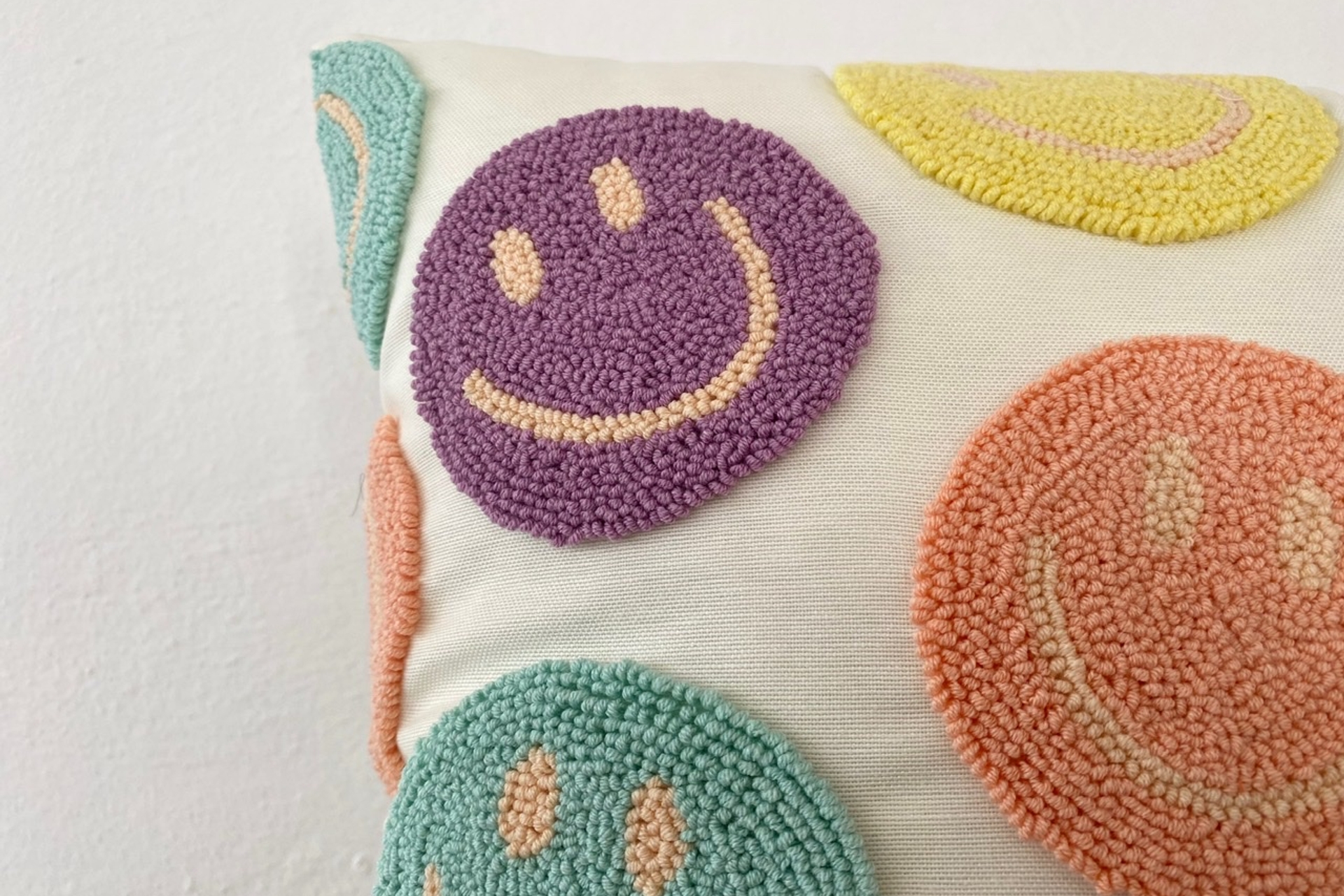 GALİA TASARIM PASTEL SMILE PUNCH KIRLENT İÇ DOLGULU FİYATI - Vivense