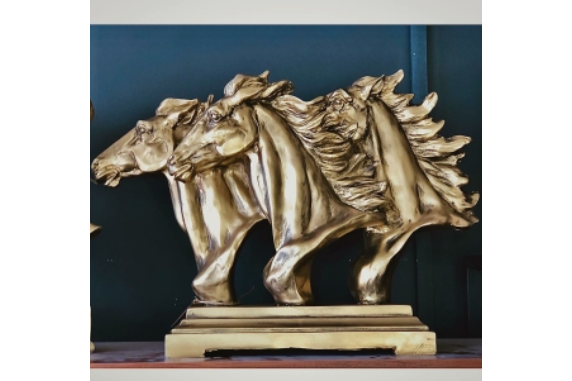 MODERN ÜÇ KAFA AT HEYKELİ FİYATI - Vivense